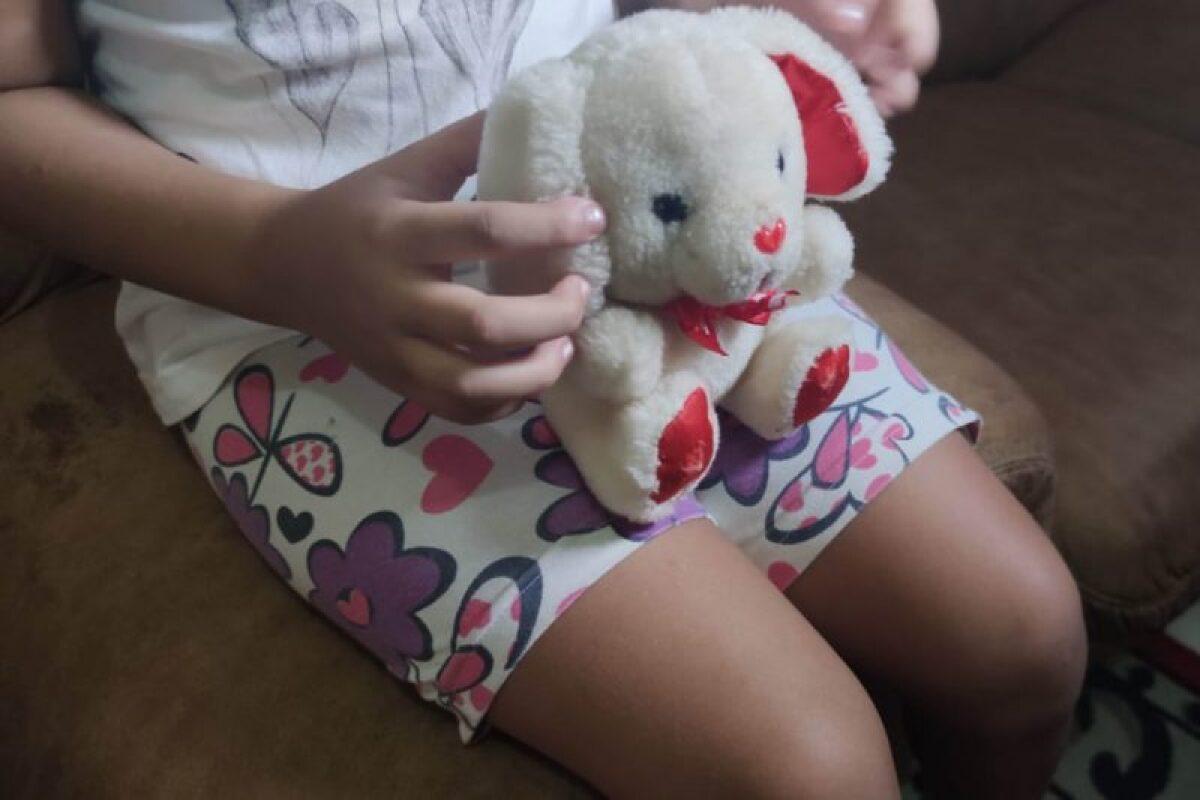 Mãe Flagra Filho De 13 Anos Estuprando A Própria Irmã De 6 Reportermt